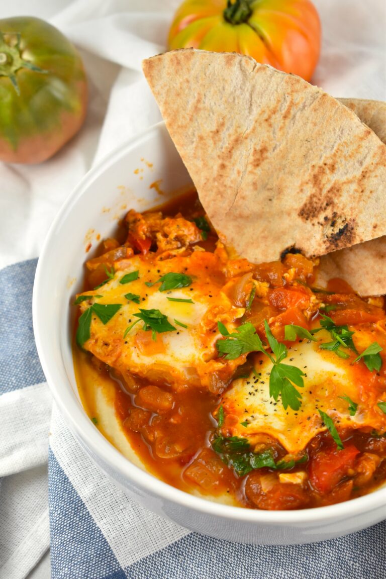 Shakshuka Recipe – Spicy Tomatoes And Eggs Breakfast | LaaLoosh