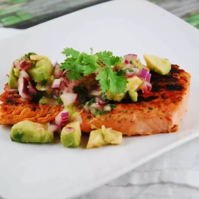 Grilled Salmon With Spanish Romesco Sauce – 7 Points | LaaLoosh